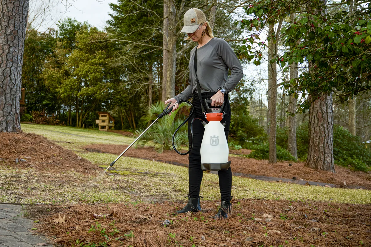 2 Gallon Battery Handheld Sprayer - Husqvarna